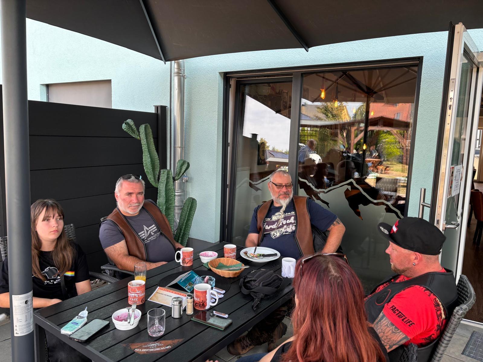 Country & Bike Café: Der Biker Brunch am letzten Sonntag! - Bikes ...